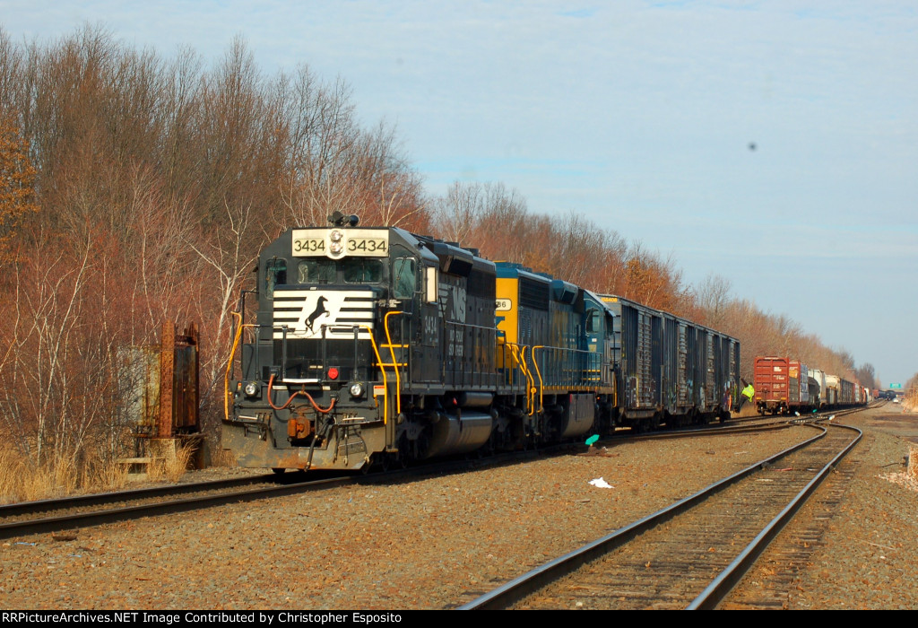 NS SD40-2 3434 add cars on to OI16